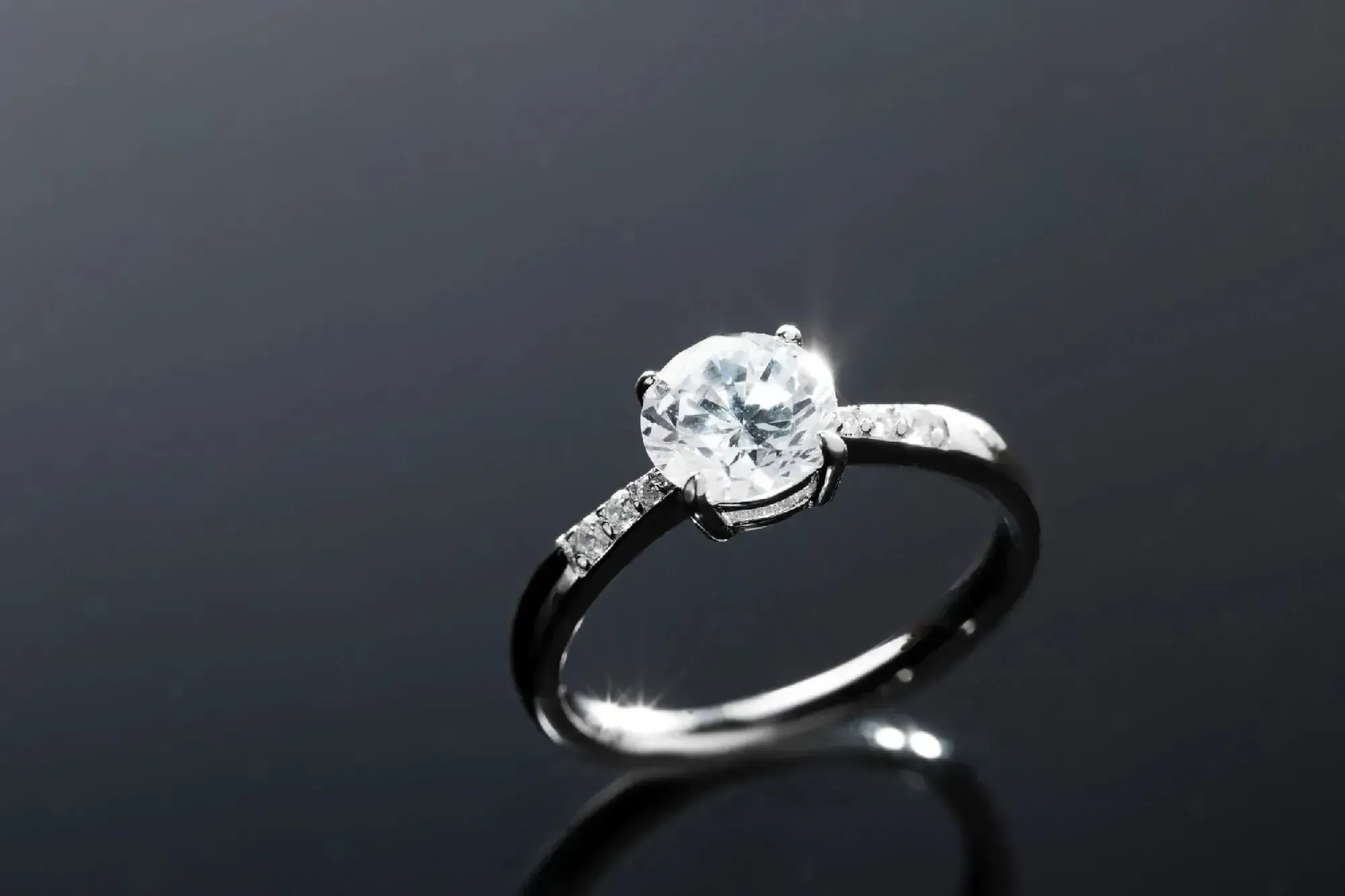 8 Ways to Make Your Engagement Ring Look Bigger - Melbourne